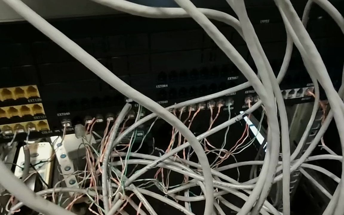 申瓯SOC3100电话交换机有一部分分机拿起话筒是嘟嘟嘟声,打不出...