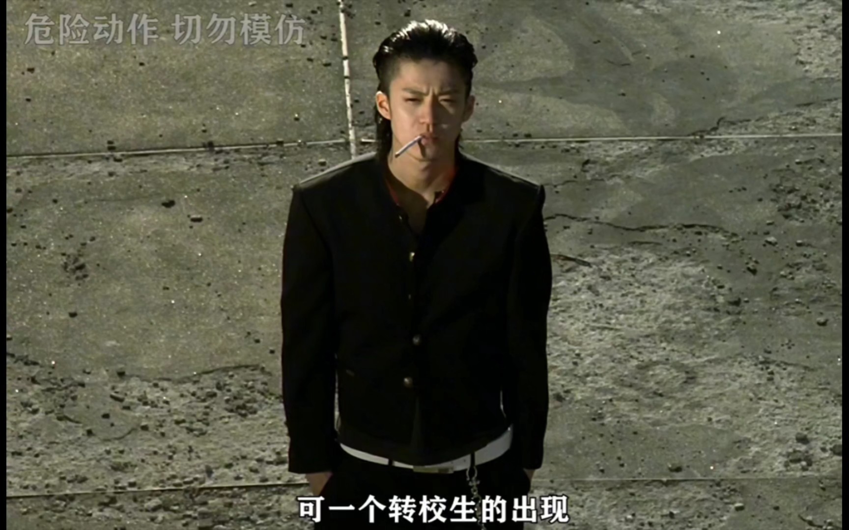 谁的青春不轻狂,学渣为争校园霸主,组织上百人斗殴,80,90后的青春...