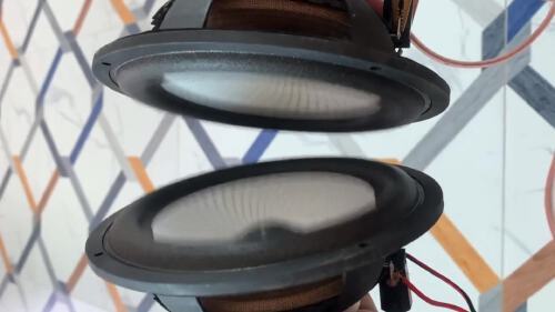 扬声器为什么能发出各种各样的声音,讲解它的发声工作原理