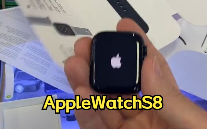 ...过来买个苹果手表Watch S8黑色,GPS款45毫米,铝金属表壳,运动型表带