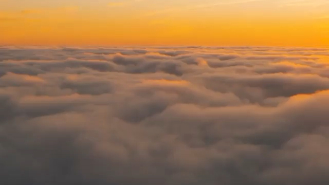 推过雾的不确定性,最后太阳会闪耀。