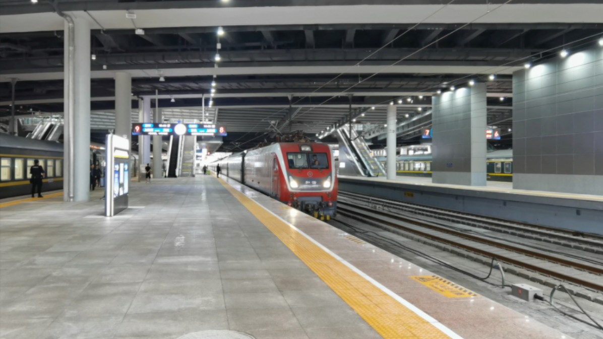 【上海南站】K380 T26 K1374 相继终到上海南站 20241116