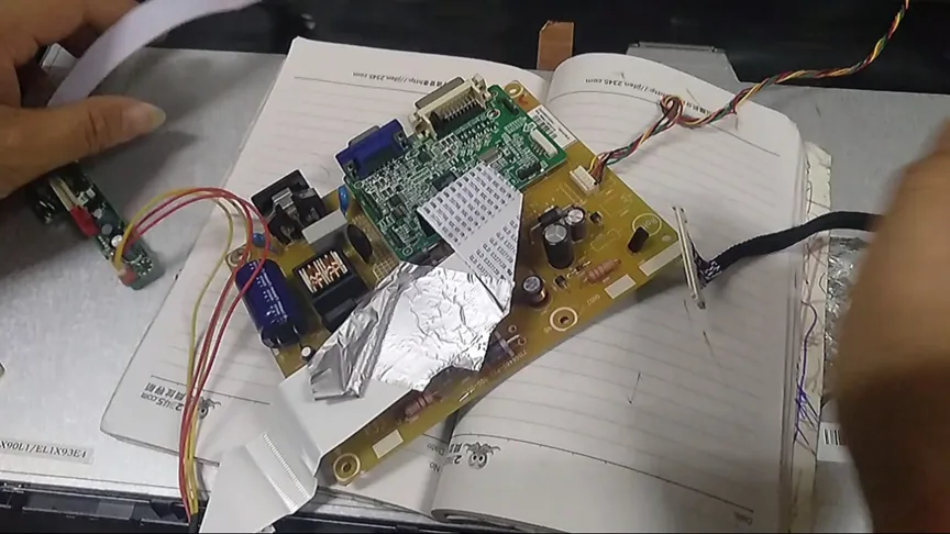 显示器换通用驱动板,详细改装教程,这期板子比较另类