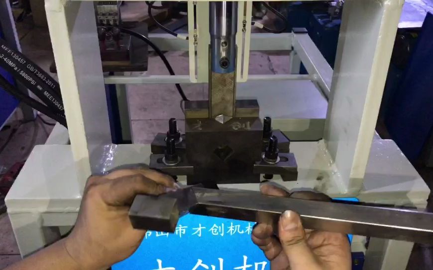 方管切V角,不锈钢门制作加工设备