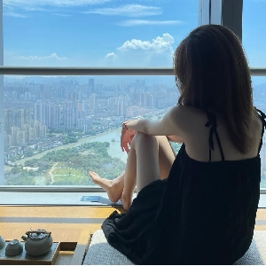 搬砖阿璃 