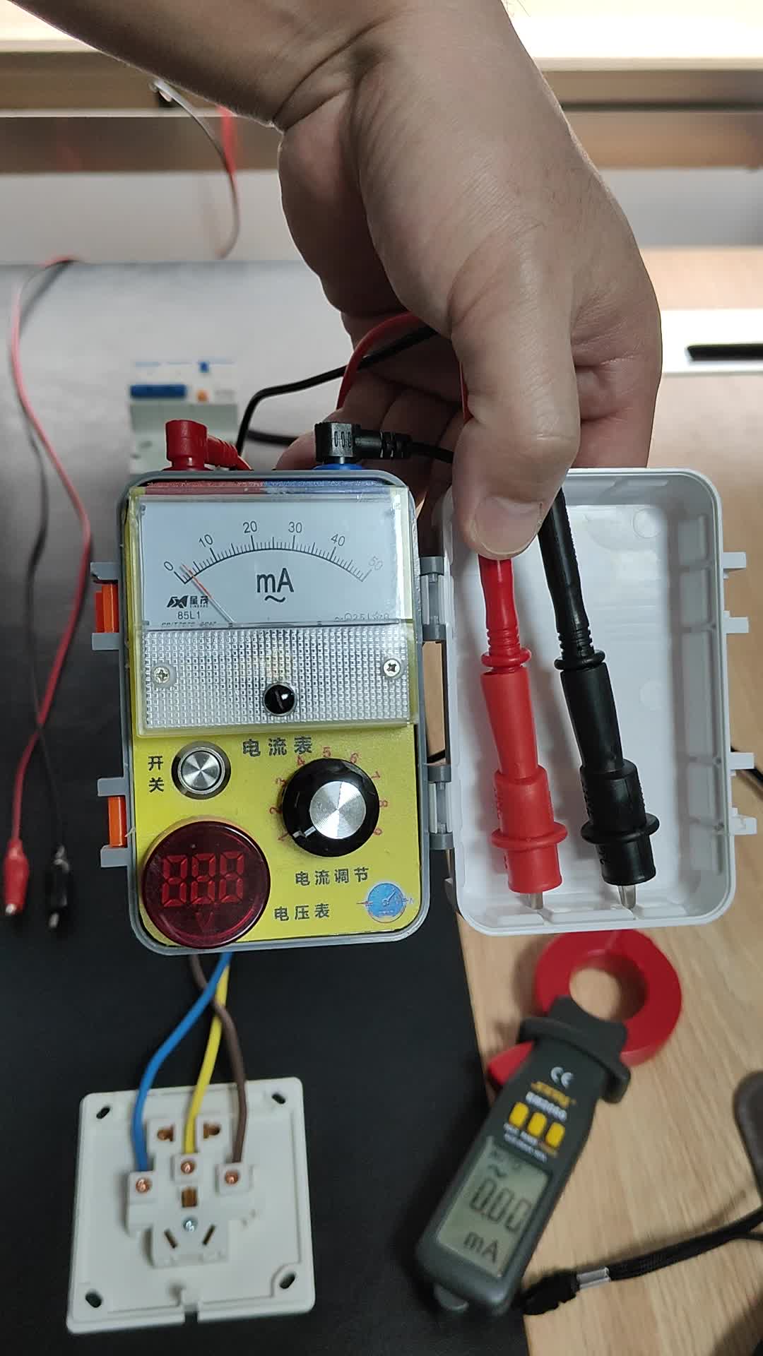 漏电短路检测仪,多条线漏电怎么检测? 漏电短路检测仪,电工维修好...