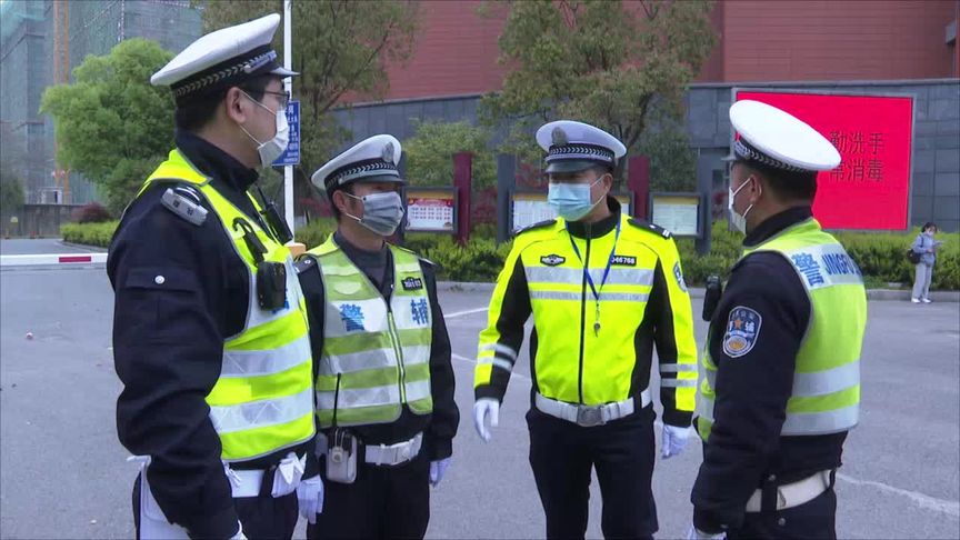 交通安全员:“一校一策”高新区筑牢校园“平安盾”