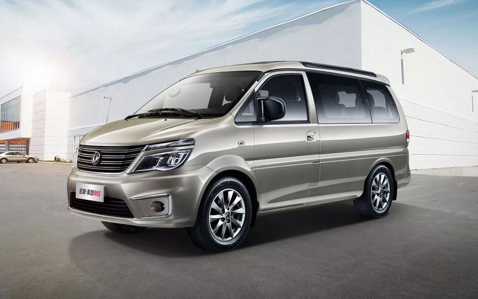 东风风行菱智M5中型MPV2022款到店实拍