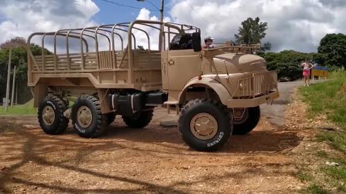 世界上最强大的越野车,完美的通过性,上山下水无所不能!