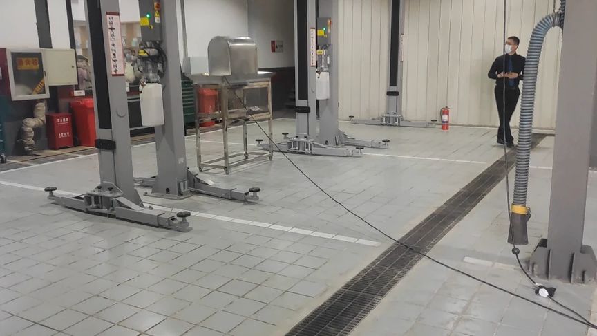 比亚迪刀片电池与三元锂电池针刺试验,爆炸的是三元