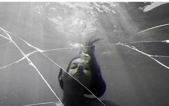 PS破碎镜子效果样机