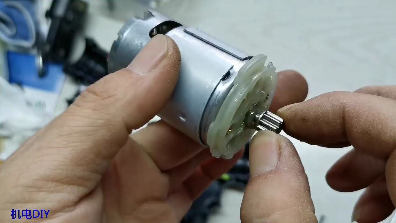 拆了个二十七块钱的充电钻!一起来看看内部结构吧