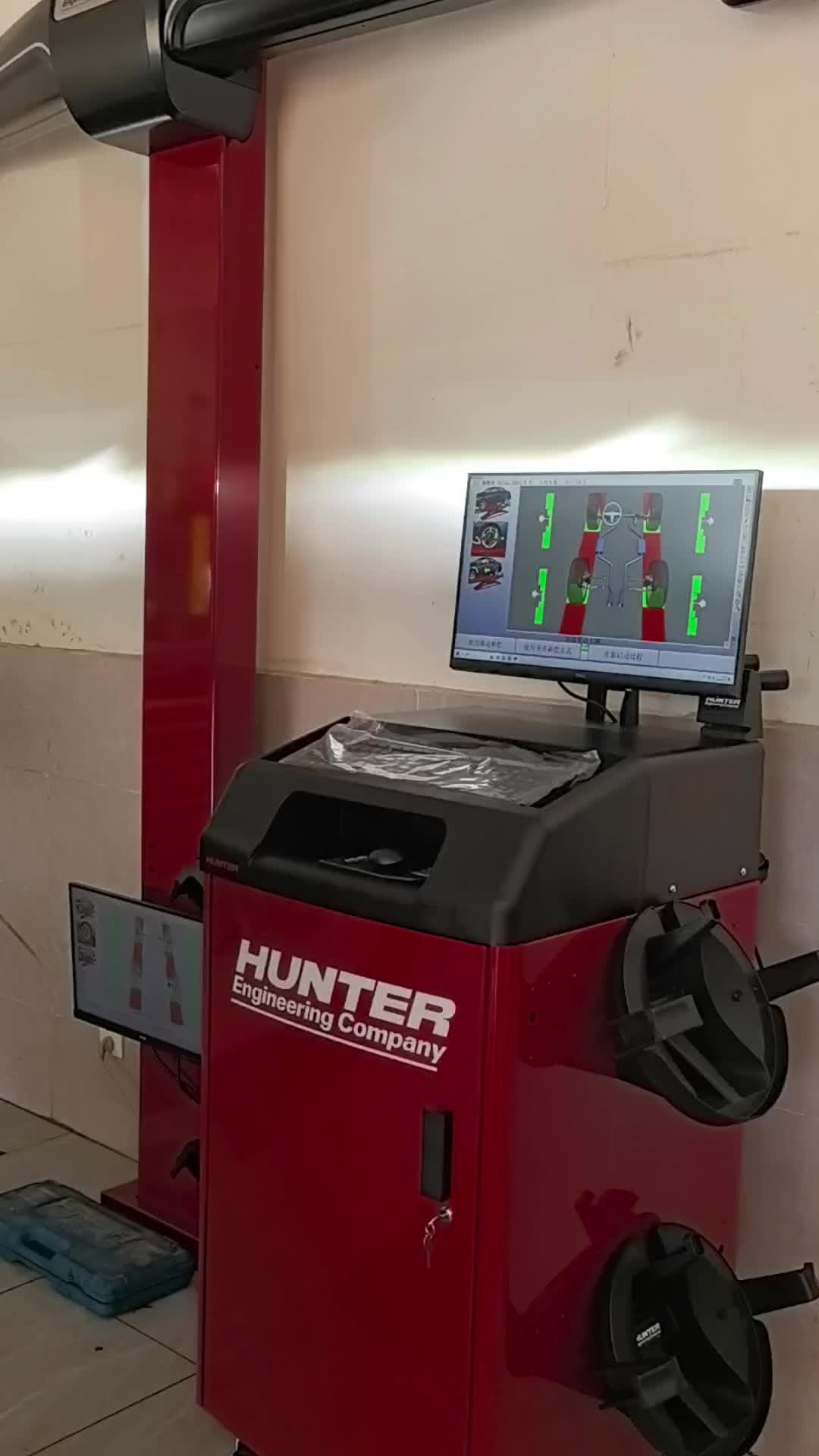 亨特四轮定位仪,数据精准,解决车辆跑偏的问题#亨特四轮定位#四轮定位