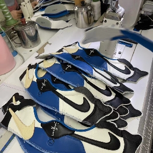 德莱文球鞋 