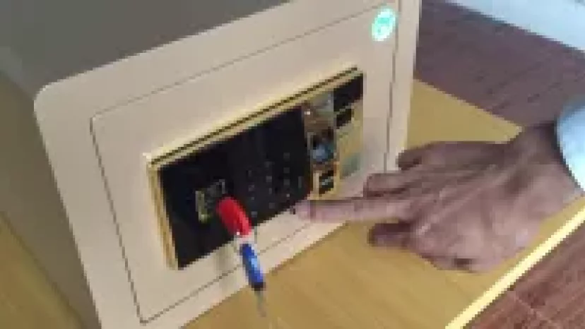 全能保险柜RDII设置密码+指纹操作视频