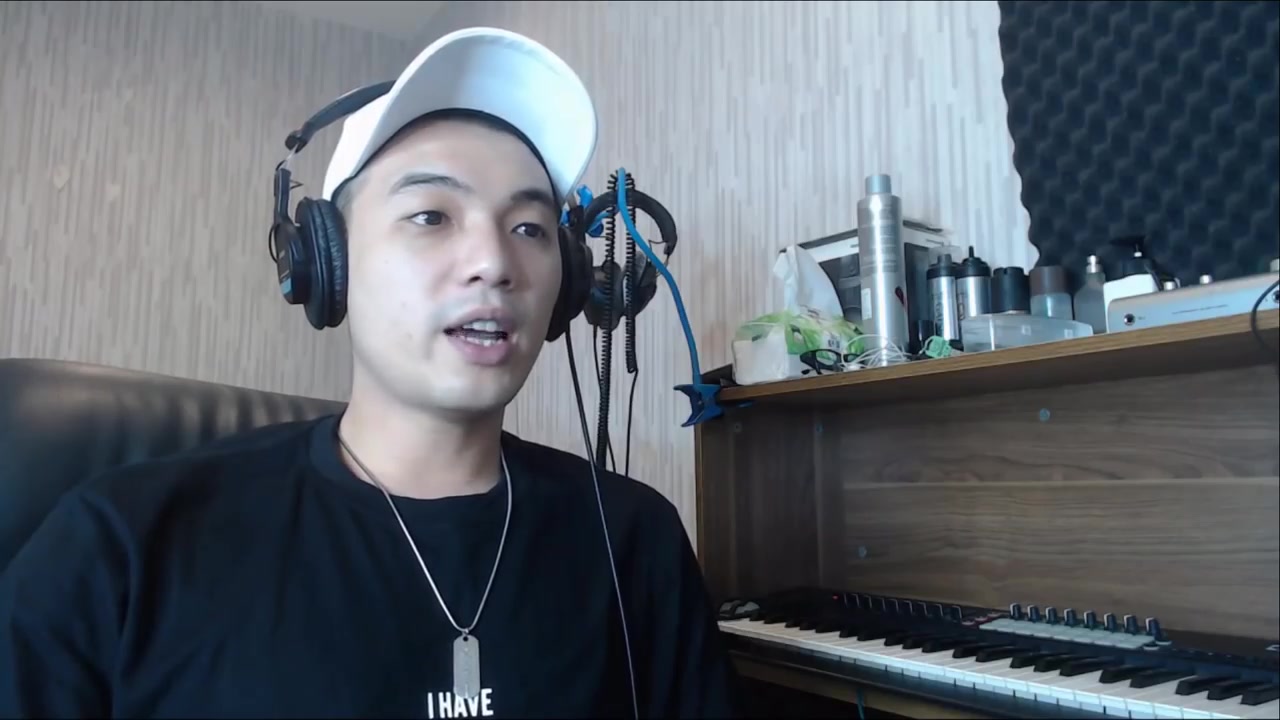 在家做音乐所需设备监听耳机+MIDI键盘+编曲软件+音效界面+录音+声卡