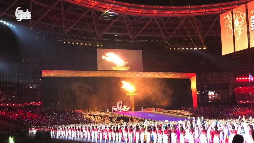 21时48分,第十一届全国少数民族传统体育运动会圣火点燃!