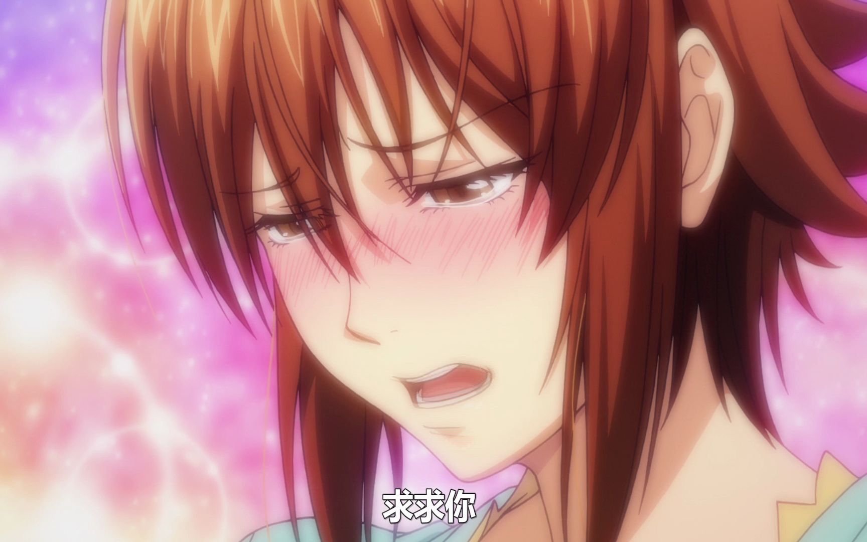 男主竟然在学校赤裸着身体叫堂妹把衣服脱给他