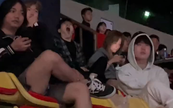 faker的比赛坐无虚席呀。_网络游戏热门视频