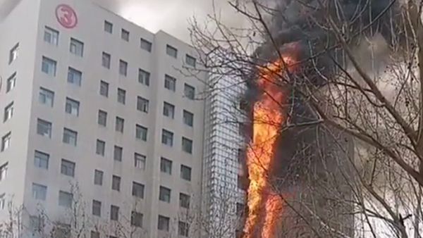 山东滨州医学院附属医院门诊二部突发火灾