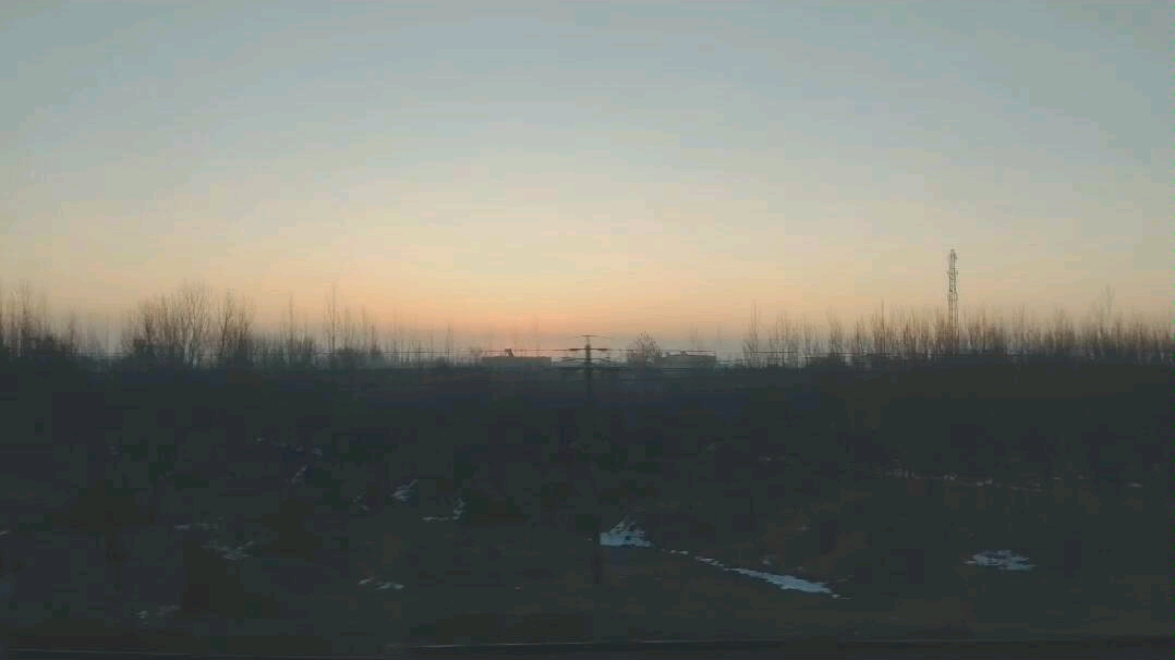 一月。华北平原的日出