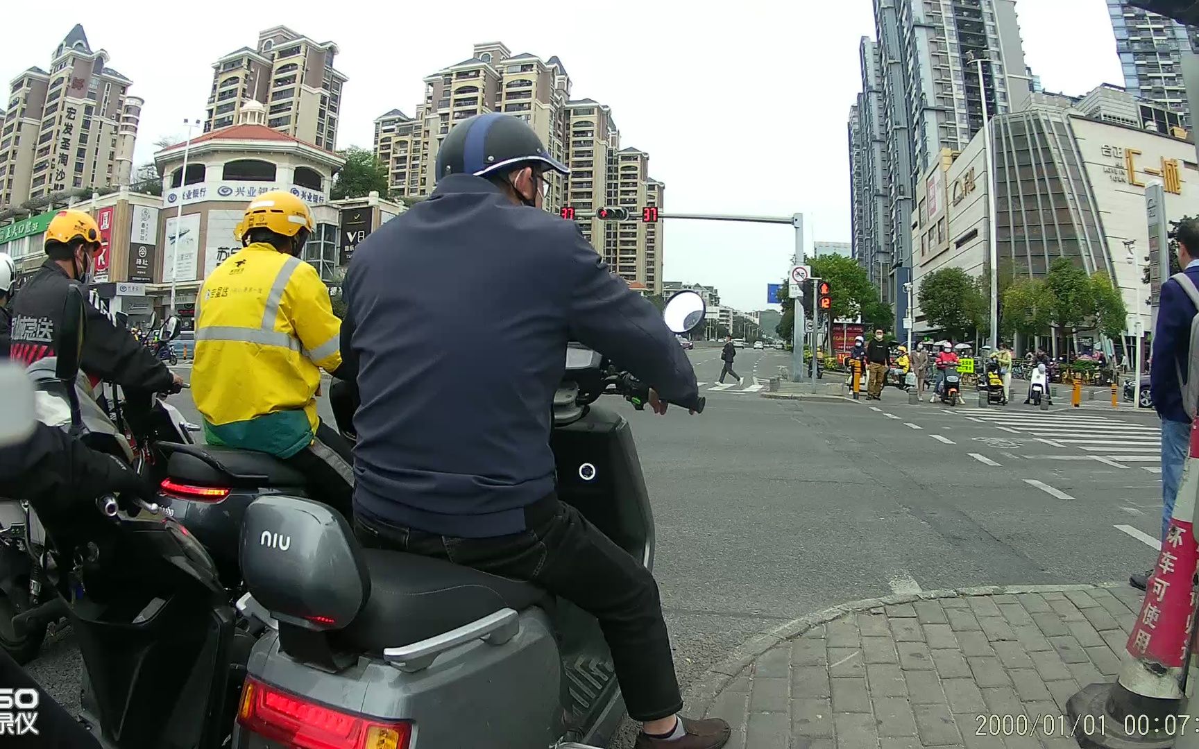 200001010007_360M320行车记录仪调整镜头焦距后白天路测效果