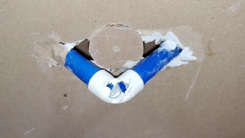 2根PVC管卡死在墙里动不了,弯头破损断裂怎么更换?教你轻松解决