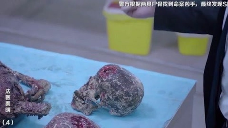 影视:警方虽然发现两具尸骨,可死者不只是两人。秦明发现新法医有...