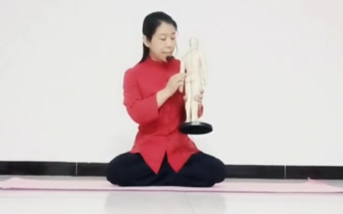 关注生活,关注绿色健康!.扫二维码可以学习更多中医瑜伽养生知识。