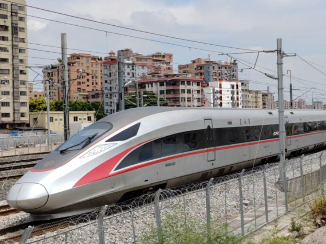 2024年7月24日,复兴号动车组CR400AF-2028担当G6162/59次列车...