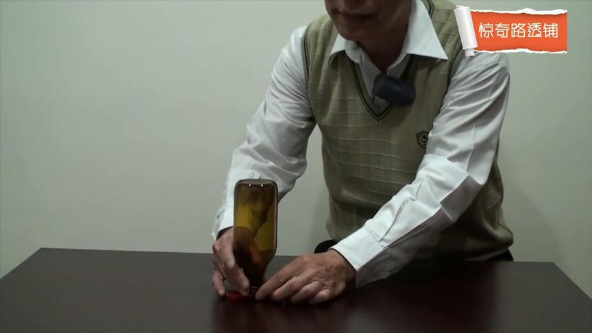 三分钟看物理老师解释牛顿第一定律,太神奇了简单易懂的小实验