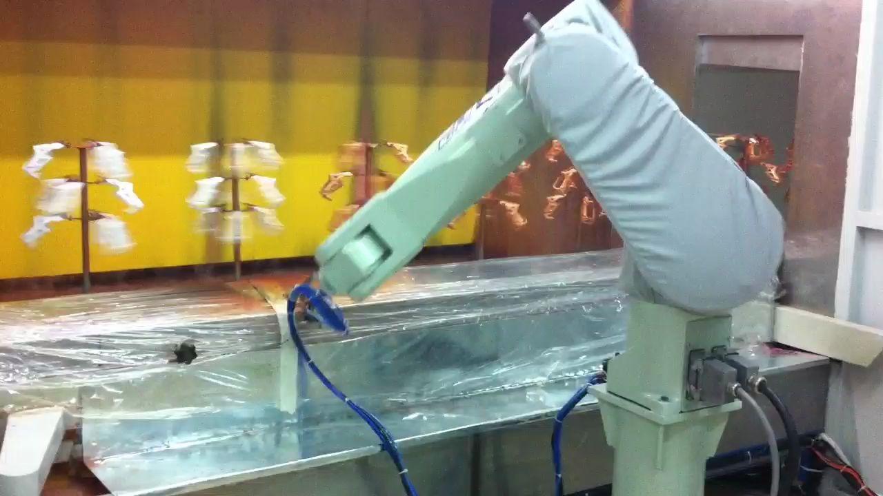 喷涂机器人自动跟踪批量喷漆演示