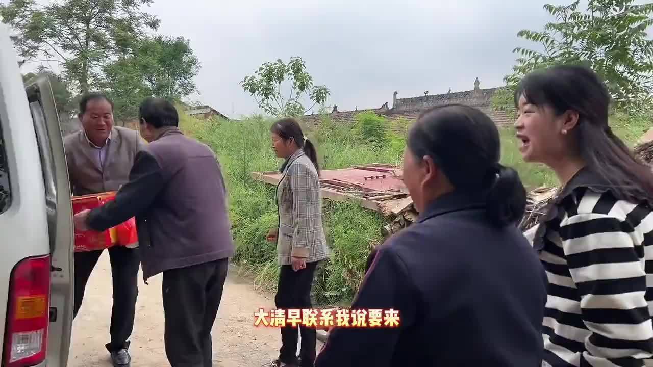 有时候父母对我们的爱是无言的,但会用实际行动一次次证明!我爸妈...