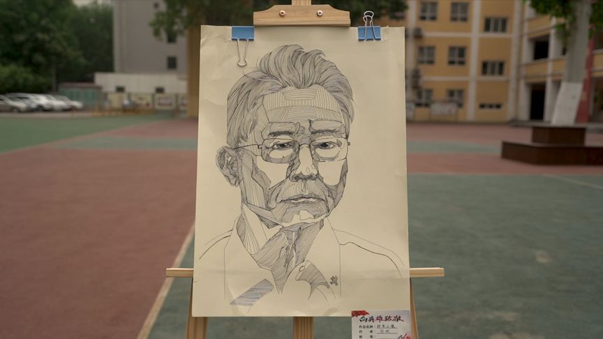 宝鸡代家湾小学的同学们通过美术作品,向抗疫英雄致敬