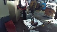 模具更换视频-先拆下A模具,再换上B模具