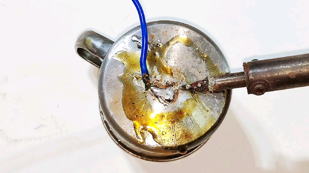 焊锡都融化成锡水了,不锈钢还是沾不上怎么办?教你轻松焊不锈钢