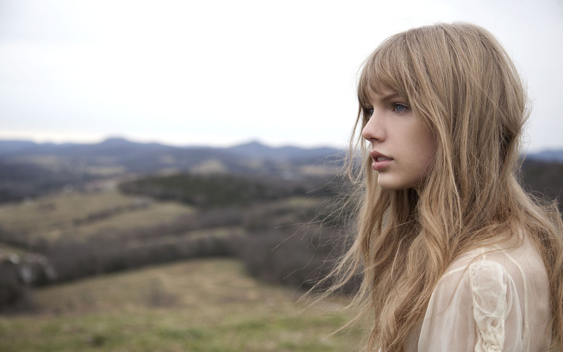 据说是写给小狼人的歌,霉霉唱出了深深的懊悔和遗憾