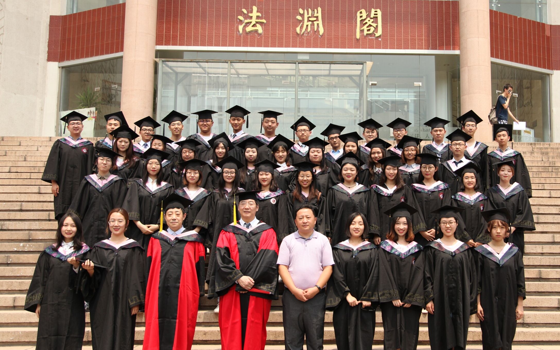 中国政法大学法学院1402班毕业视频