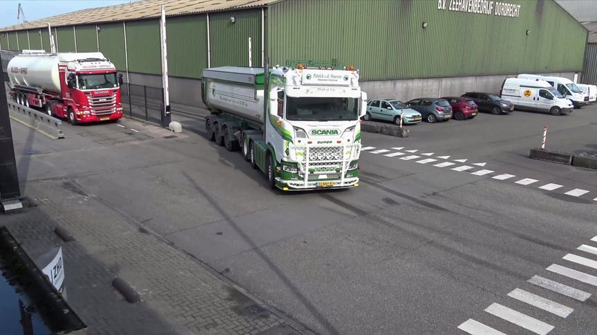 国外的斯堪尼亚卡车,这车头看着真帅气