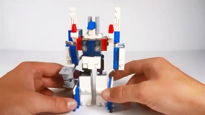 乐高积木:手把手教你用乐高打造迷你变形金刚通天晓