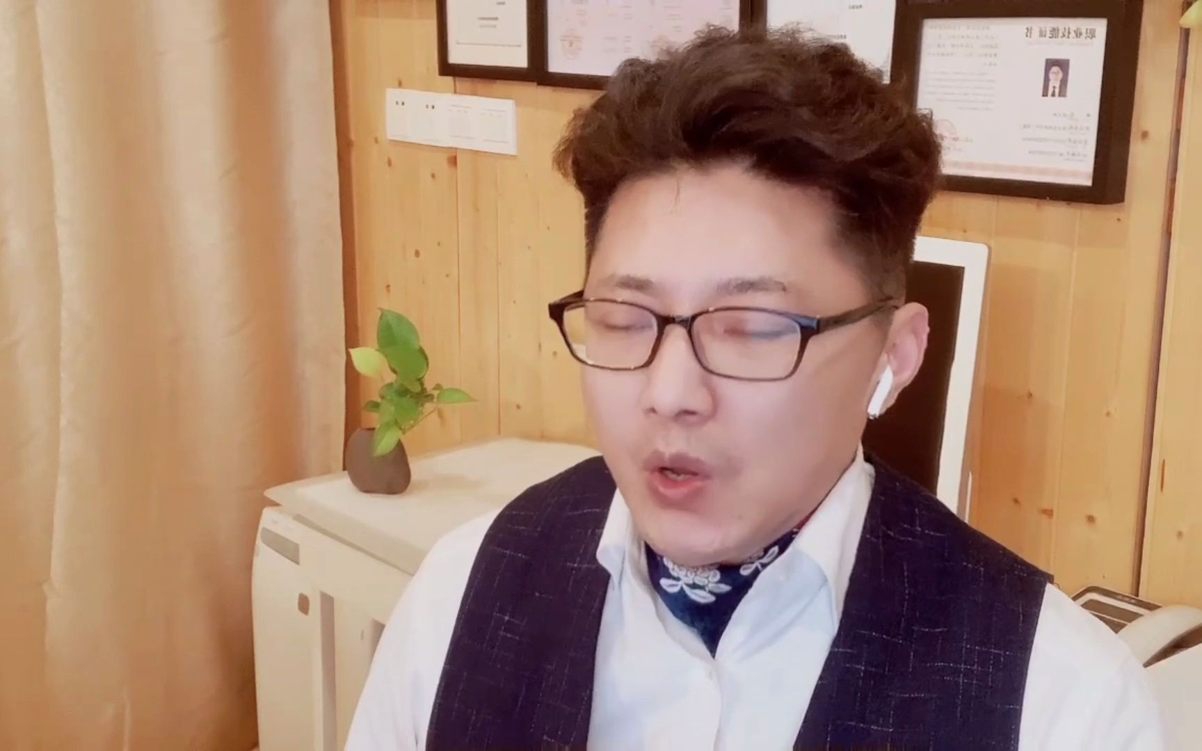 ...社交?感觉是一种很矛盾的行为,能不能从心理学角度准确地解释一下?