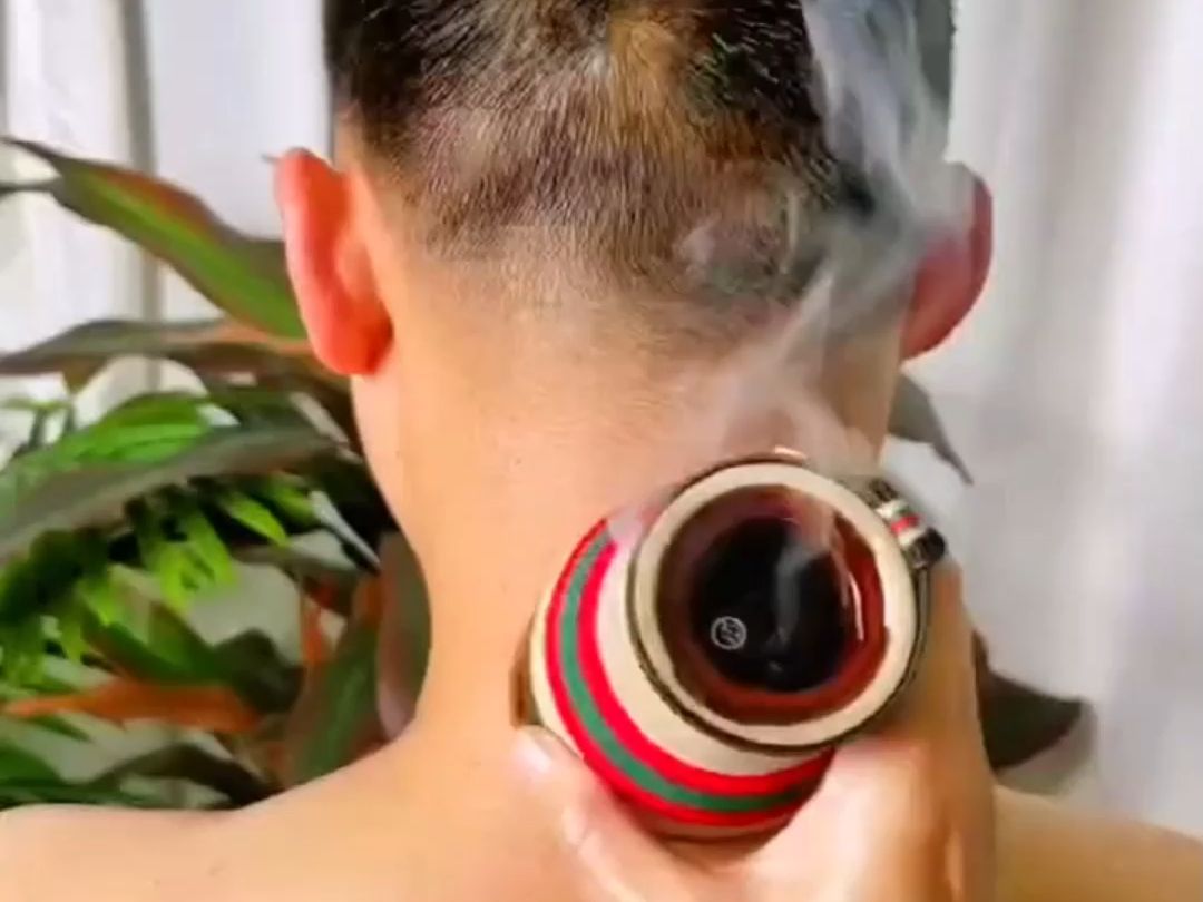 超好用的陶瓷艾灸罐,可以疏通经络,排寒祛湿,还可以边艾灸边刮痧,非常...
