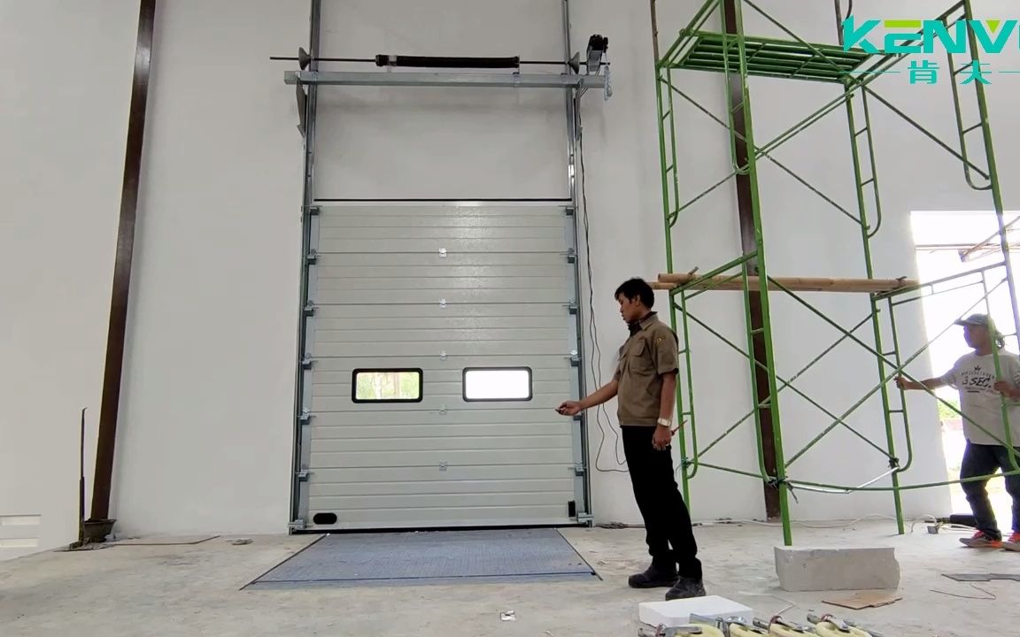 垂直提升的工厂车间物流仓库用电动保温提升门