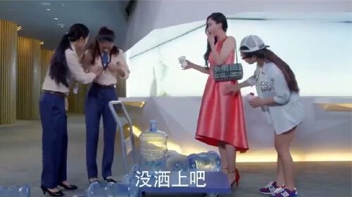 情感:实习生被保洁瞧不起,不料实习生身份吓人,公司都是她家的