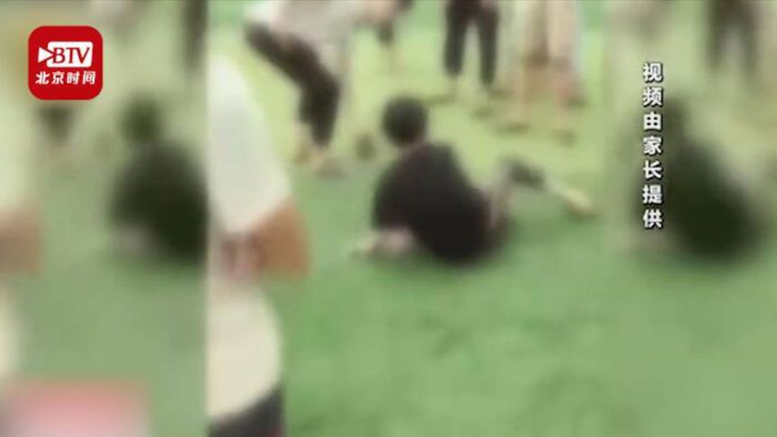 南宁一中学12名男生校内欺凌一男生 警方:受校外人员唆使