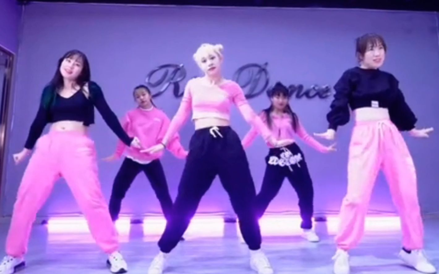 2022最火年会舞蹈串烧 简单易学的热门音乐歌曲创意节目视频 神曲