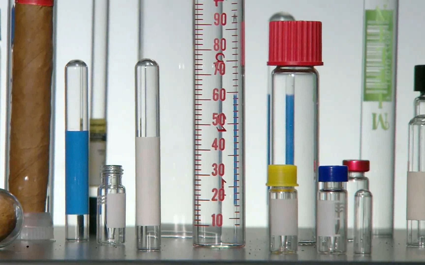 《造物百科》-实验玻璃器皿的制造过程