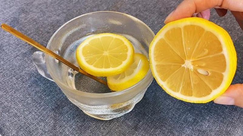原来这才是鲜柠檬泡水的正确做法,以前都喝错了,这3点是关键