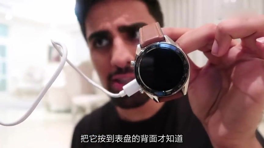 迪拜土豪买了一块华为手表!激活后太惊艳了!