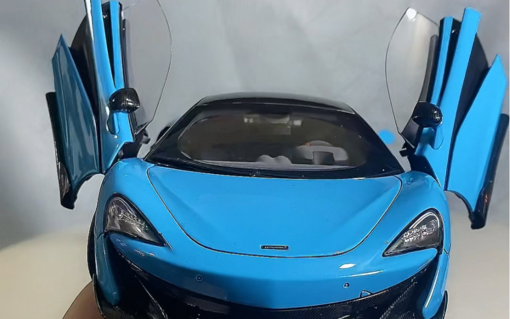 迈凯轮LCD国货之光,经典招牌笑脸蝴蝶门模型